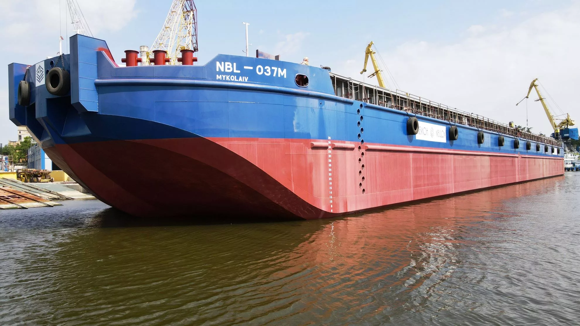 В5000М project non-self-propelled vessels - Нібулон